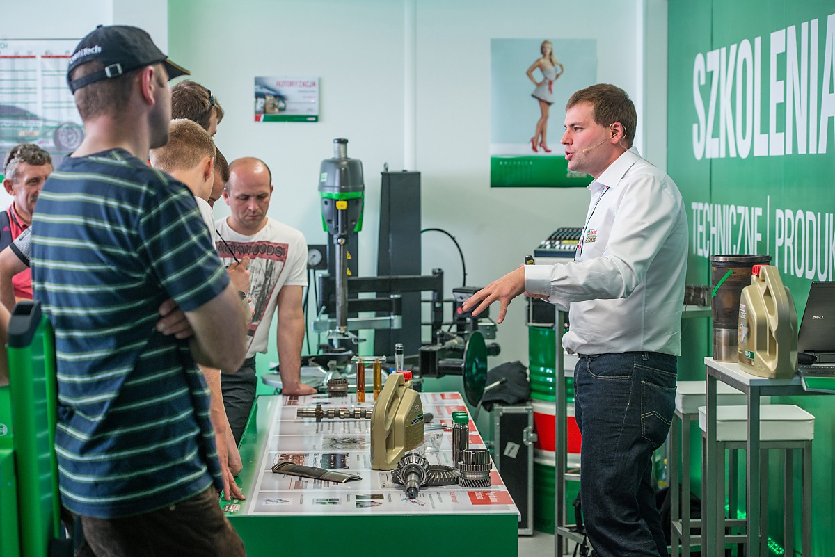 Castrol źródłem wiedzy dla mechaników | autoEXPERT