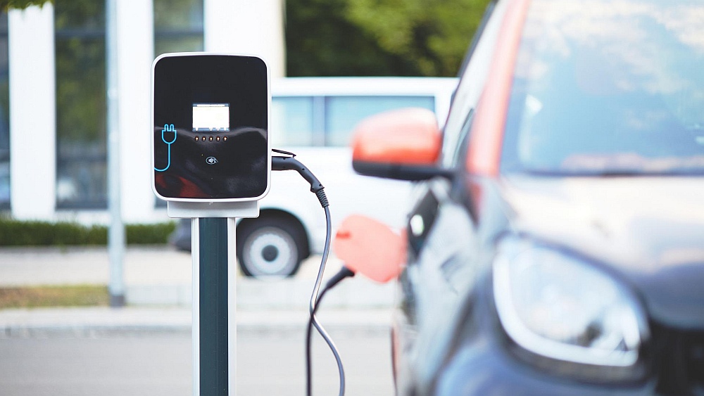 Samochody elektryczne i hybrydowe w Polsce i Europie w 2021 r. | autoEXPERT